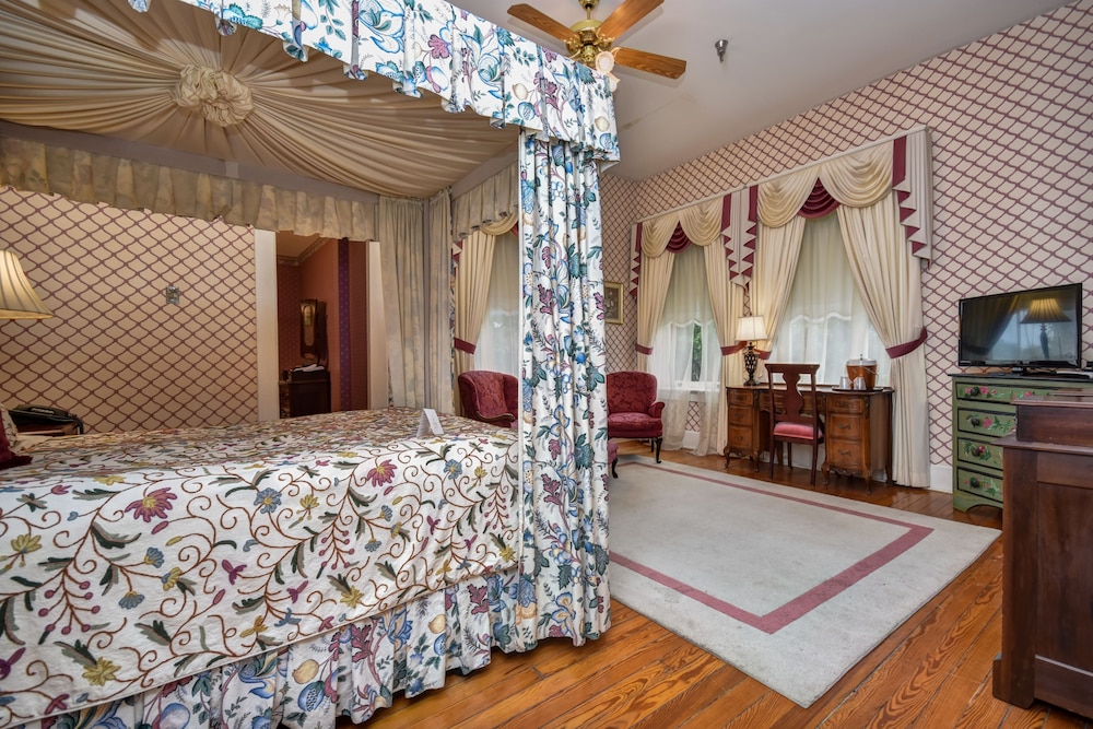 The Mansion at Elfindale in Springfield | Best Rates & Deals on Orbitz