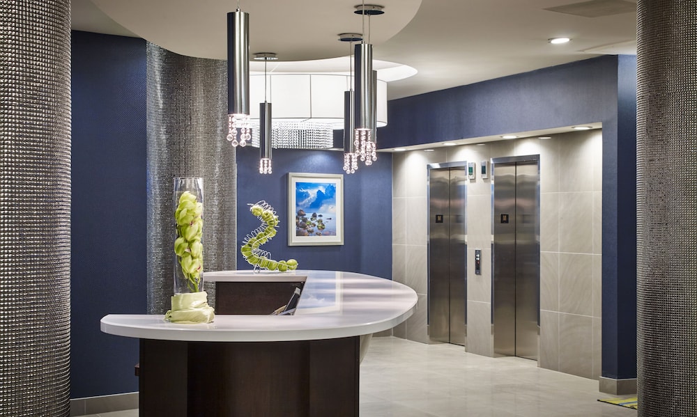 Waterfront Hotel Downtown Burlington (Burlington, CAN) | Expedia