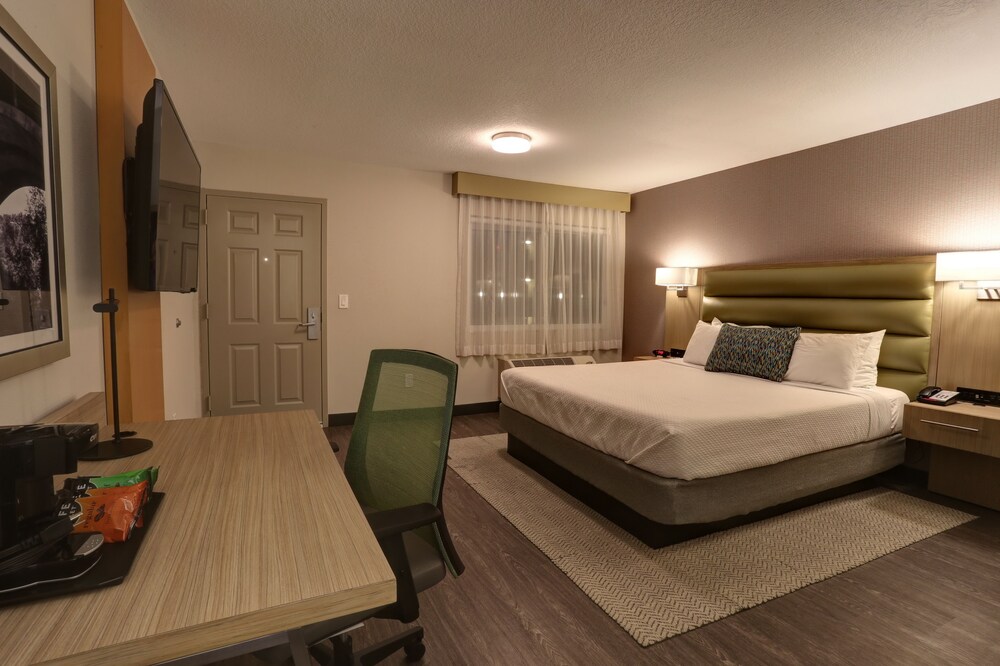 GreenTree Pasadena Inn in Los Angeles | Best Rates & Deals on Orbitz