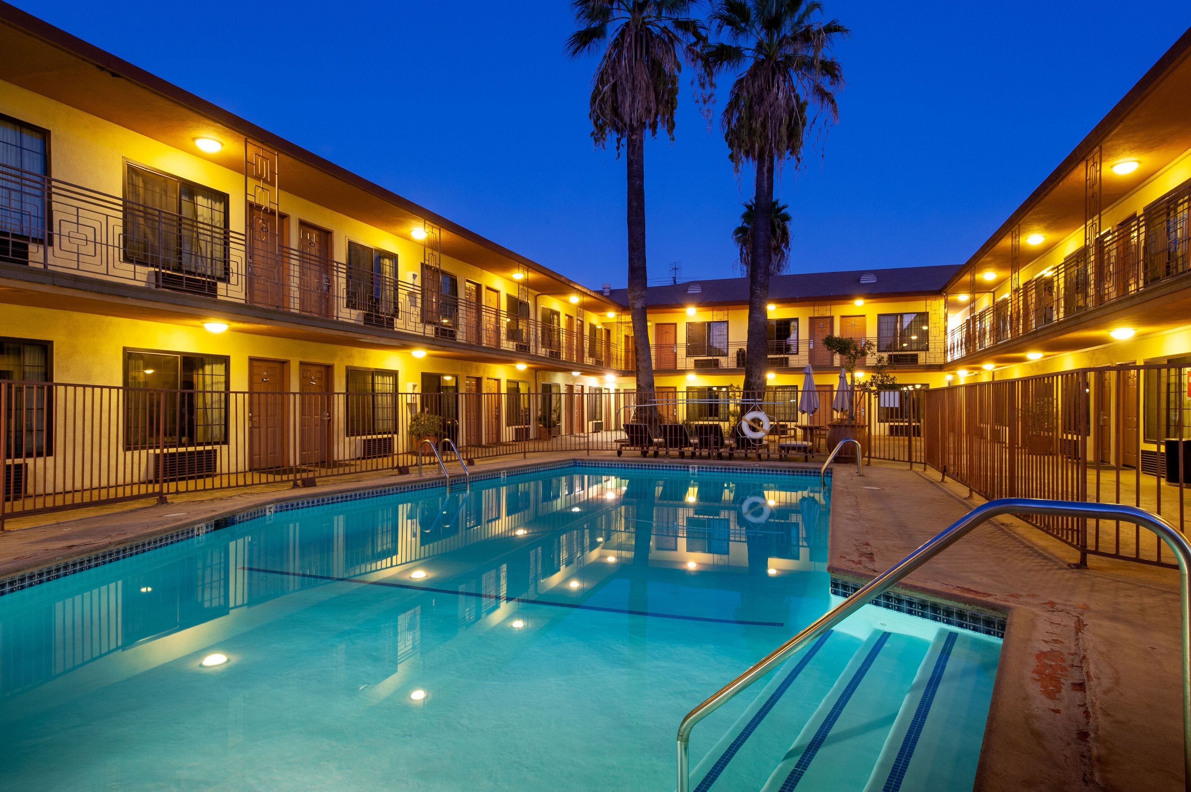 Studio City Court Yard Hotel in Studio City, CA | Expedia