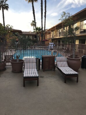 Studio City Court Yard Hotel in Studio City, CA | Expedia