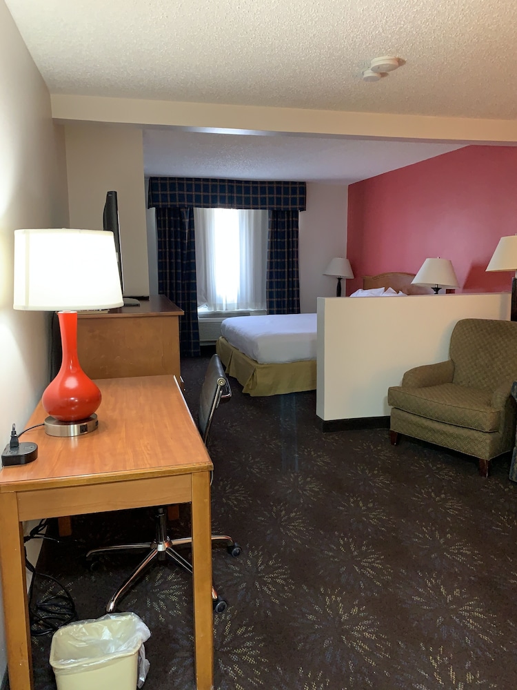 Ramada by Wyndham Santa Fe in Santa Fe | Best Rates & Deals on Orbitz