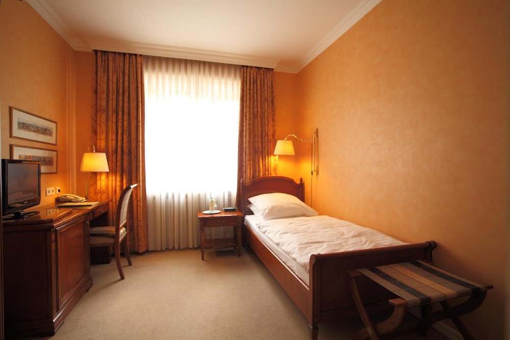 Hotel Alster-Hof: AU$220 Deals & Reviews (Hamburg, DEU) | Wotif