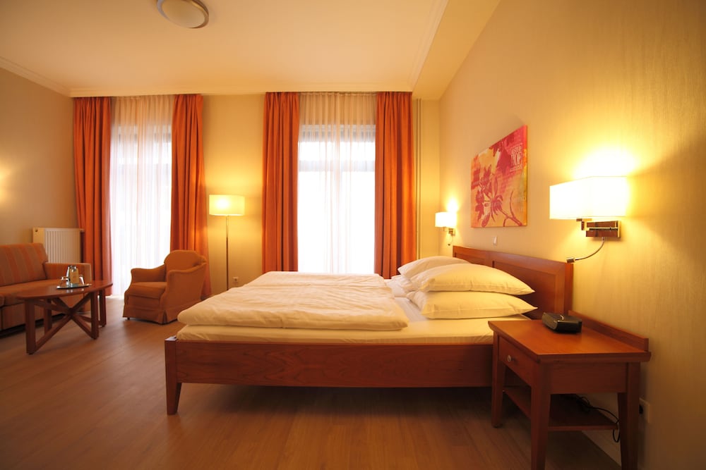 Hotel Alster-Hof: AU$220 Deals & Reviews (Hamburg, DEU) | Wotif