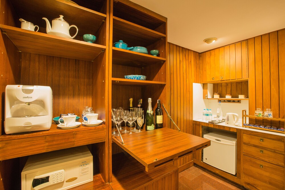 Casino Hotel - Cgh Earth, Cochin: NZ$83 Deals & Reviews (Willingdon ...