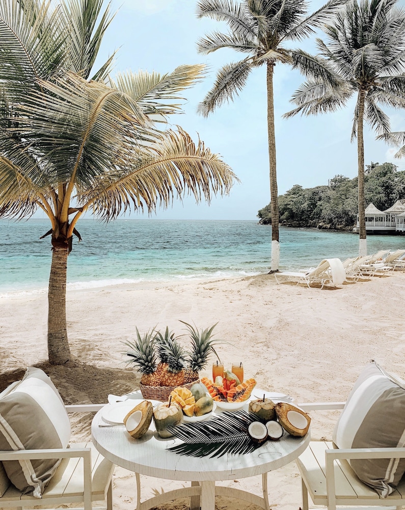 Couples Tower Isle All Inclusive in Tower Isle | Best Rates & Deals on ...