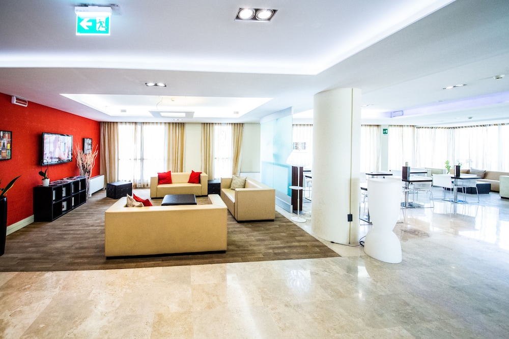 Hotel Roma Tor Vergata, Rome: $91 Room Prices & Reviews | Travelocity