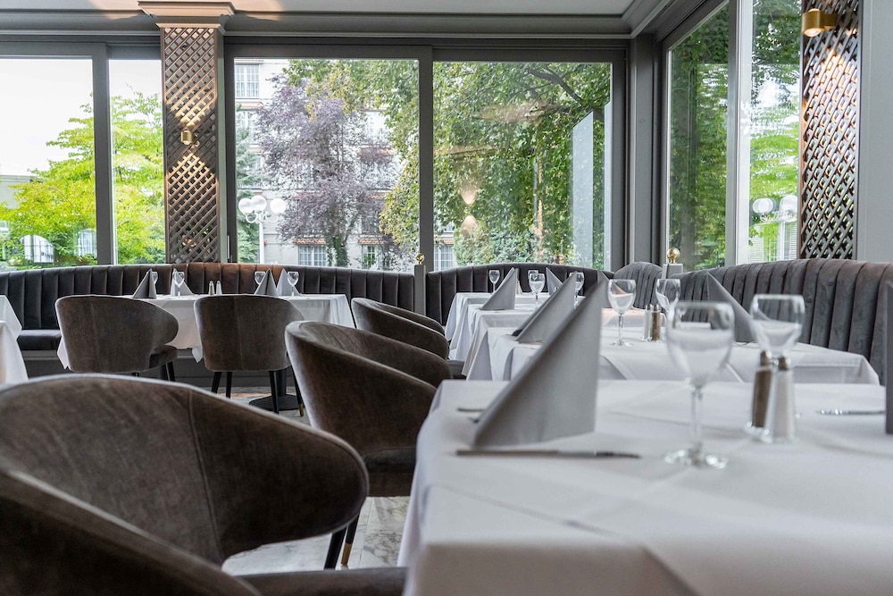 Eventhotel Pyramide: AU$140 Deals & Reviews (Voesendorf, AUT) | Wotif