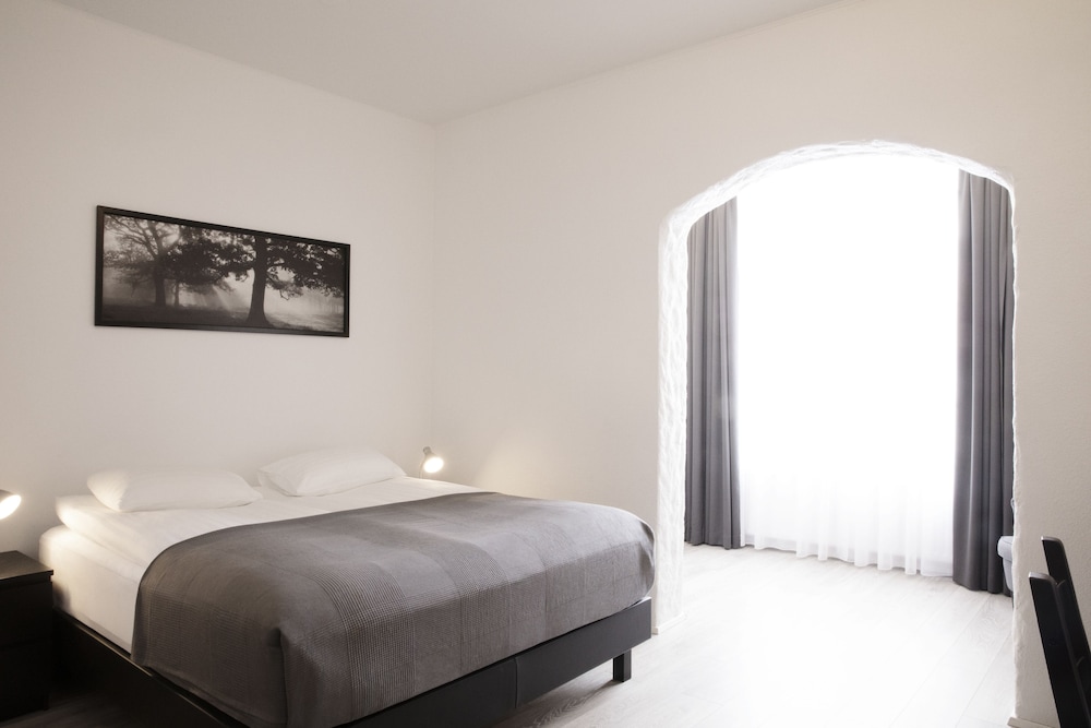 Fosshotel Raudara, Reykjavik: Room Prices & Reviews | Travelocity