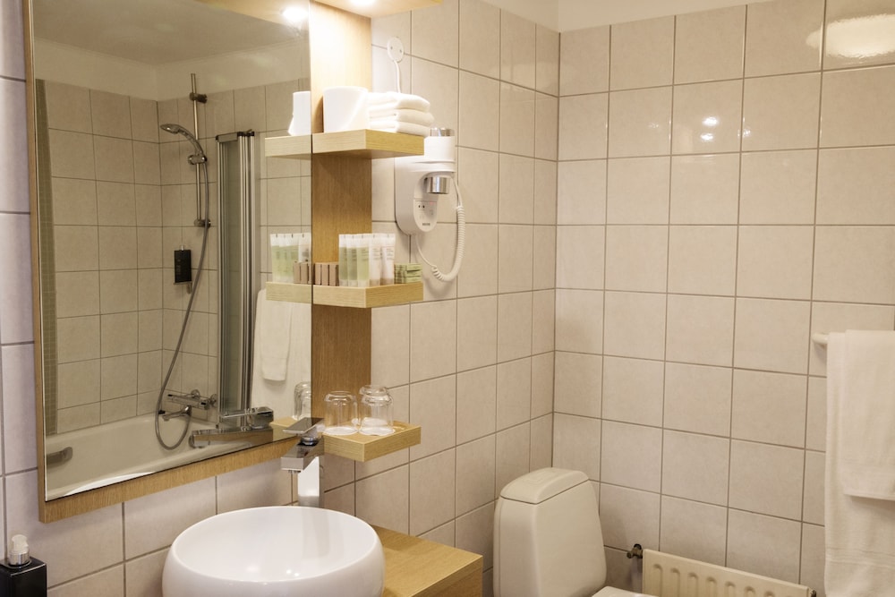 Fosshotel Raudara, Reykjavik: Room Prices & Reviews | Travelocity