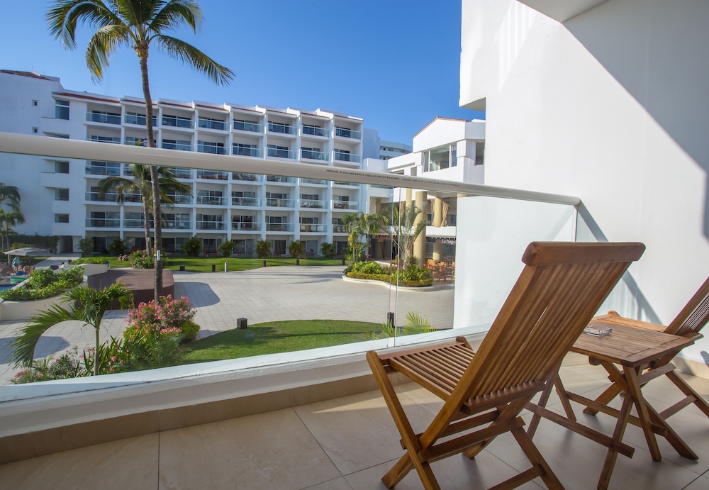 Marival Emotions Resort & Suites All Inclusive in Nuevo Vallarta | Best ...