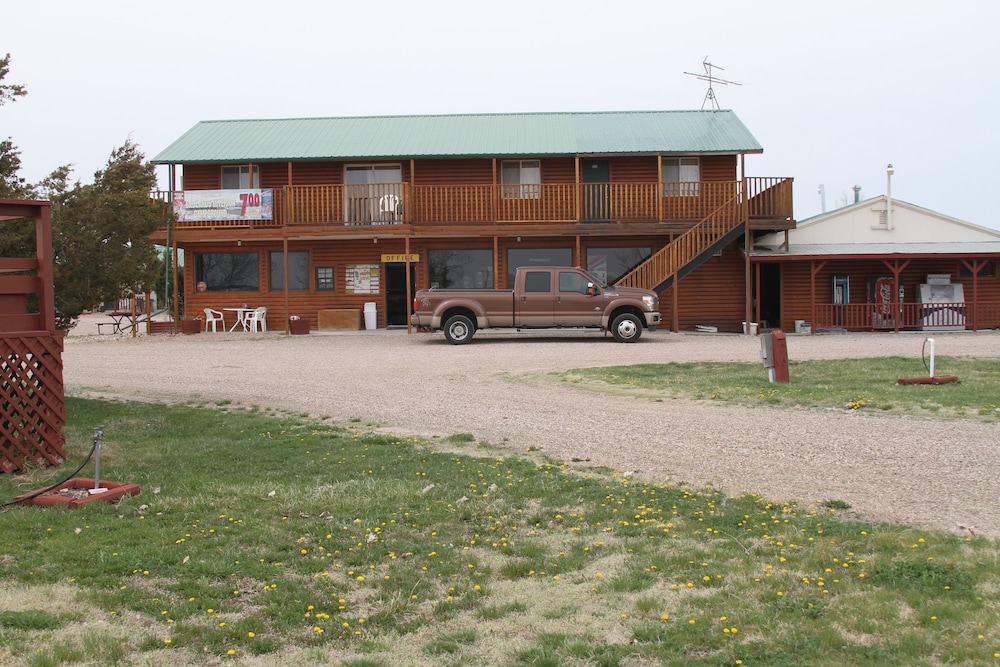 Badlands Hotel and Campground, Interior: Room Prices & Reviews ...
