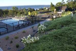 Book Edgewater Hotel & Waterpark in Duluth | Hotels.com