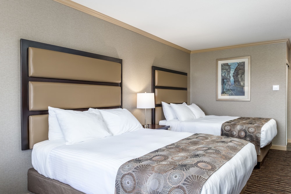 Prestige Radium Hot Springs Resort, WorldHotels Crafted in Radium Hot ...