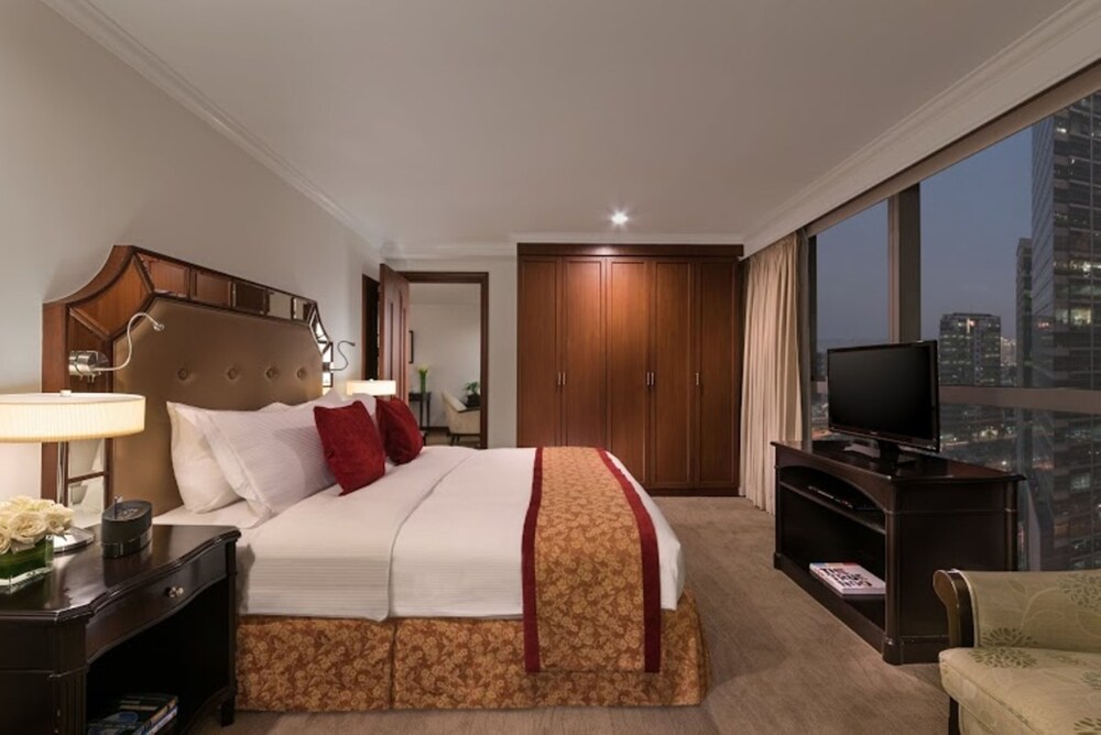Discovery Suites in Manila | Best Rates & Deals on Orbitz