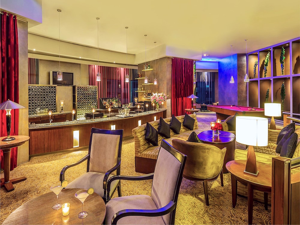 Discovery Suites in Manila | Best Rates & Deals on Orbitz