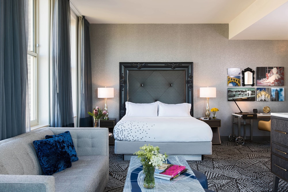 Renaissance Pittsburgh Hotel in Pittsburgh, PA | Expedia