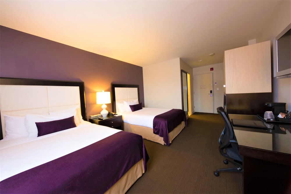 The Andrew Hotel, Great Neck: $138 Room Prices & Reviews | Travelocity