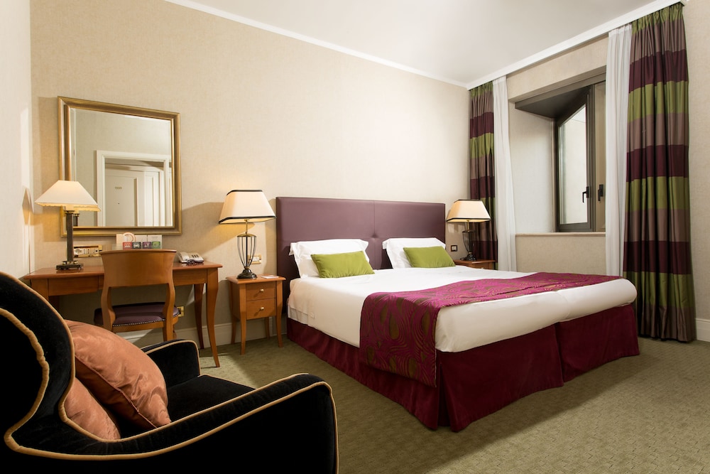 Hotel Dei Mellini: NZ$646 Deals & Reviews (Rome, ITA) | Wotif
