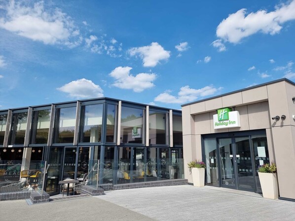 Book Holiday Inn London Gatwick - Worth, an IHG Hotel in Crawley ...