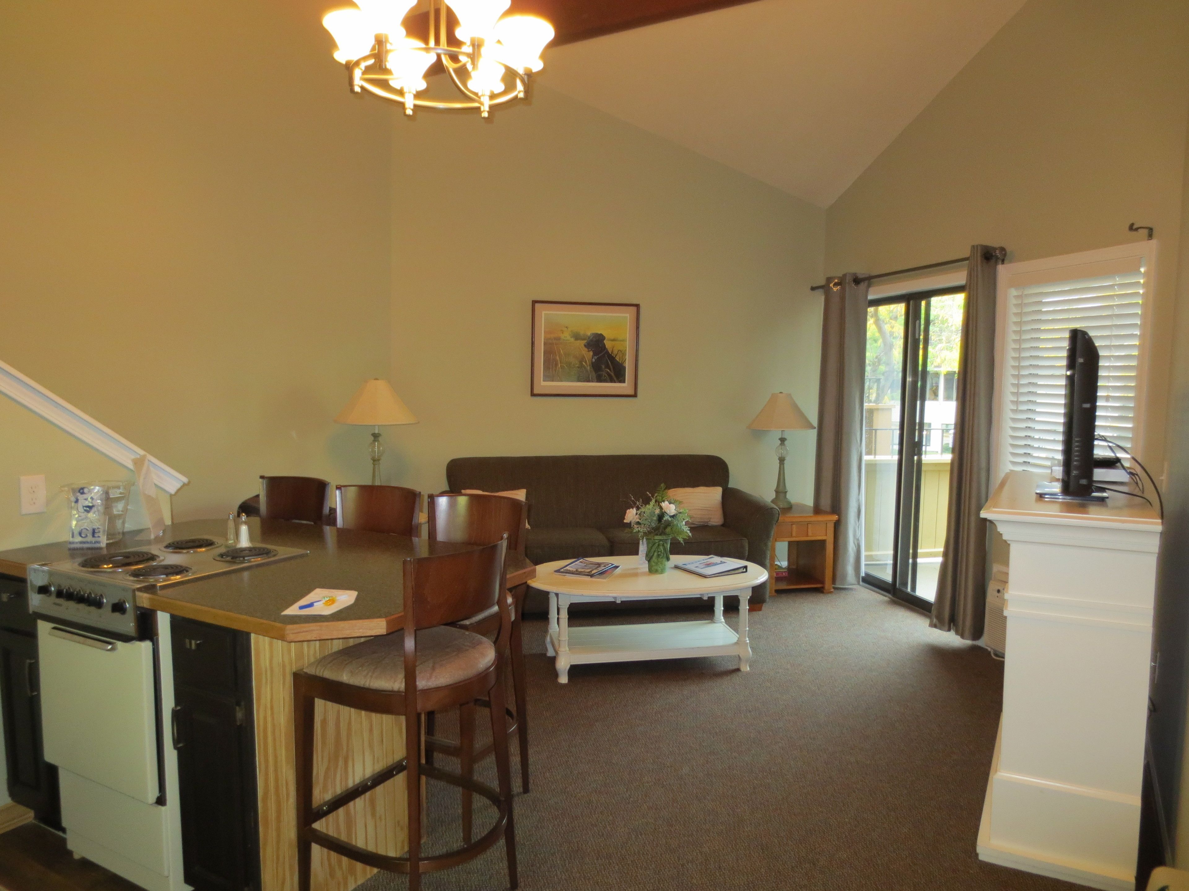 Pointes North Inn in Charlevoix, MI | Expedia