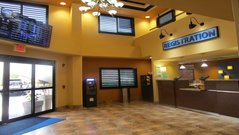 Holiday Inn Express And Suites Ft Lauderdale Airport West An Ihg Hotel