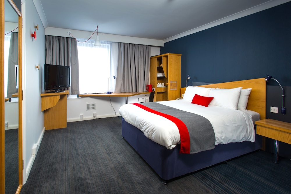 Holiday Inn Express Lichfield, an IHG Hotel, Lichfield: $57 Room Prices ...
