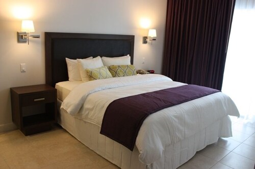 Collins Hotel: 2019 Room Prices $107, Deals & Reviews | Expedia