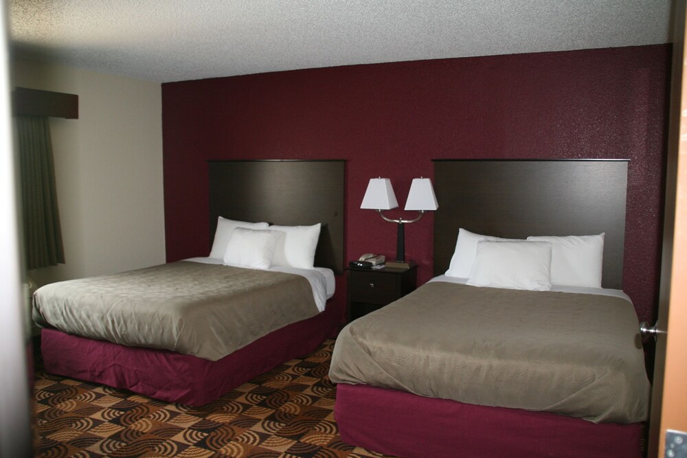 AmericInn by Wyndham Elkhorn Near Lake Geneva in Elkhorn | Best Rates ...