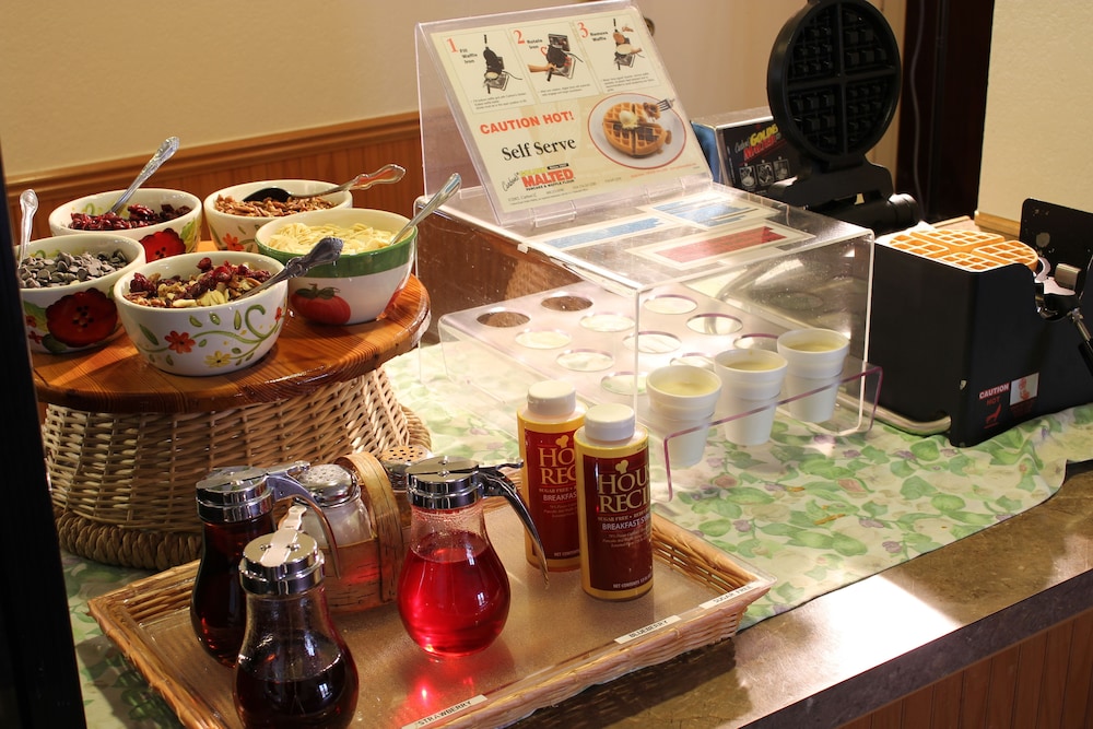 Apple Tree Inn, SureStay Collection by Best Western in Petoskey | Best ...