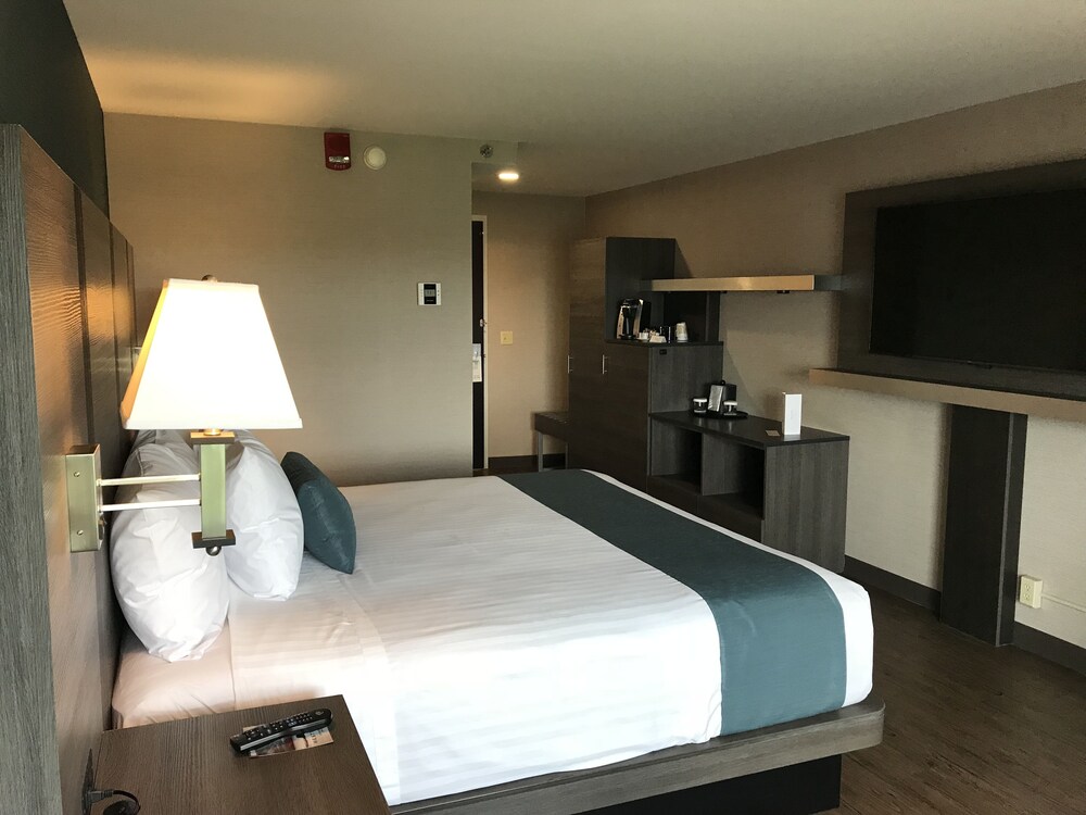 RIT Inn & Conference Center, Rochester: $107 Room Prices & Reviews ...