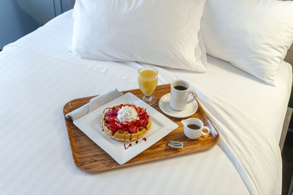 RIT Inn & Conference Center, Rochester: $107 Room Prices & Reviews ...