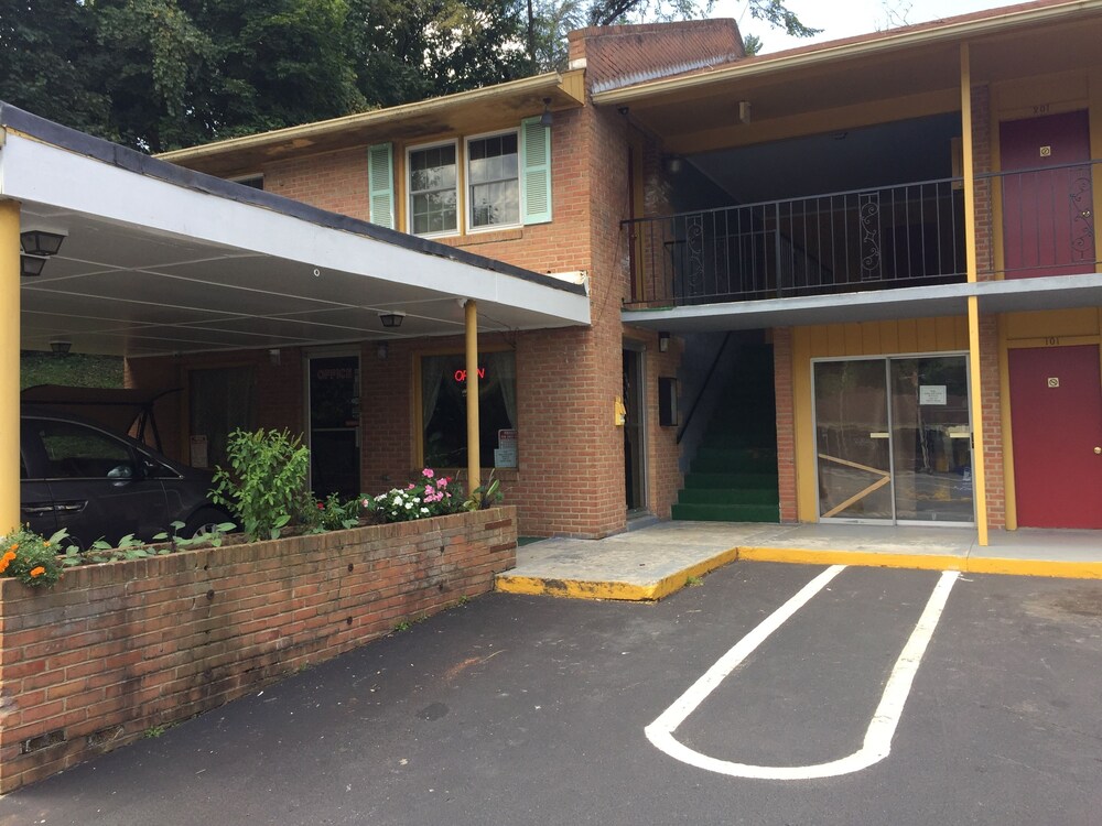 Royal Inn Motel, Front Royal: Room Prices & Reviews | Travelocity