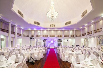Mount Lavinia Hotel, Mount Lavinia: $117 Room Prices & Reviews ...