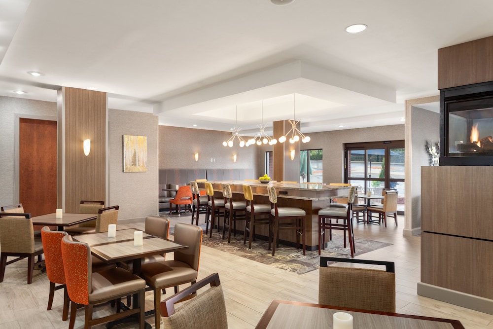 Hampton Inn & Suites Denver - Cherry Creek in Denver | Best Rates ...