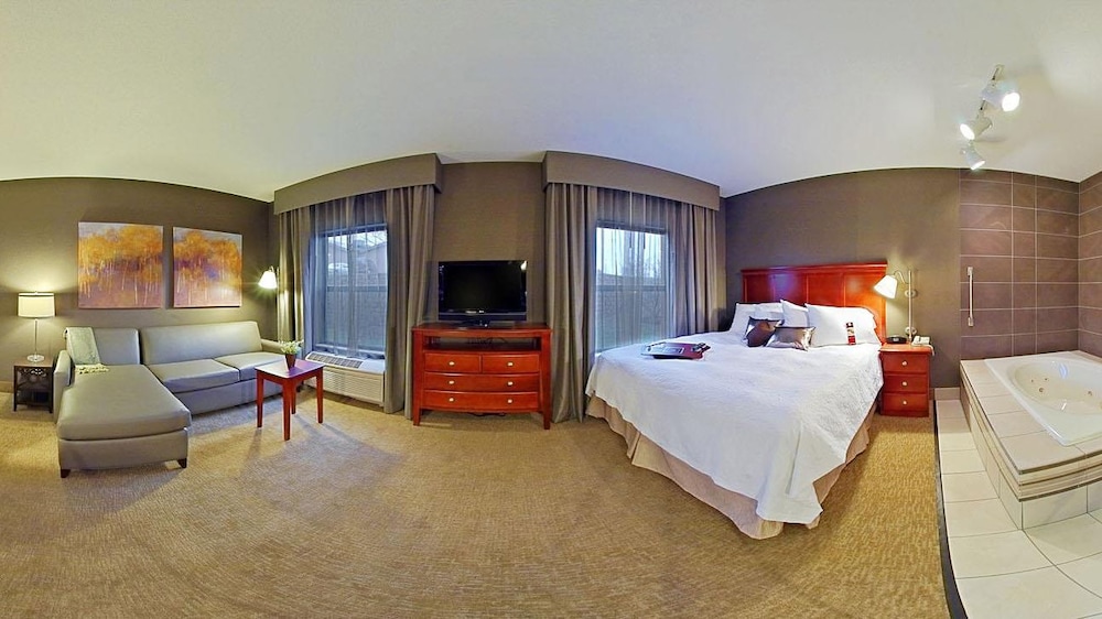 Hampton Inn & Suites Valparaiso in Valparaiso | Best Rates & Deals on ...