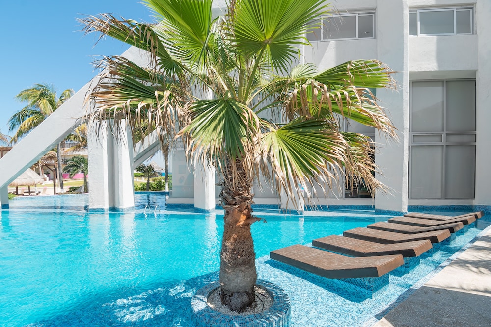 Mia Reef Isla Mujeres - All Inclusive in Isla Mujeres | Best Rates ...