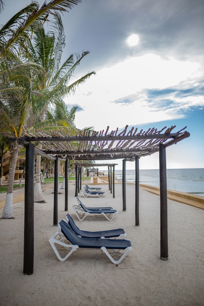 Reef Yucatan Hotel and Convention Center in Mérida | Best Rates & Deals ...