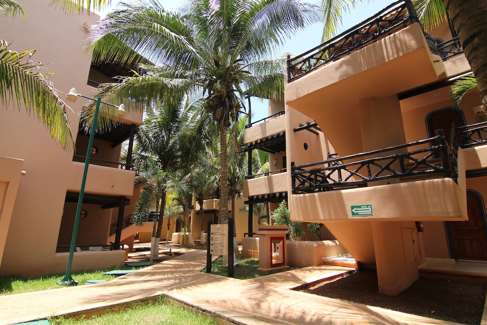 Reef Yucatan All Inclusive Hotel and Convention Center, Mérida: $183 ...