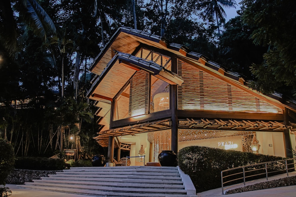 Pearl Farm Beach Resort, Davao: Room Prices & Reviews | Travelocity