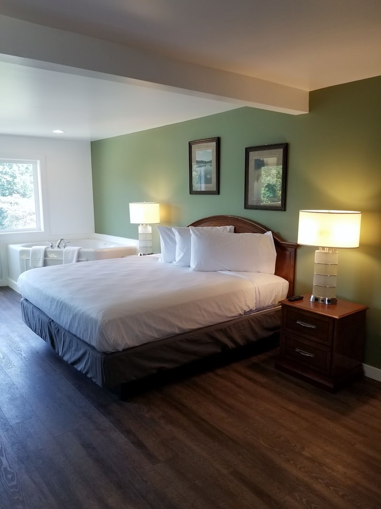 Coolfont Resort in Berkeley Springs | Best Rates & Deals on Orbitz