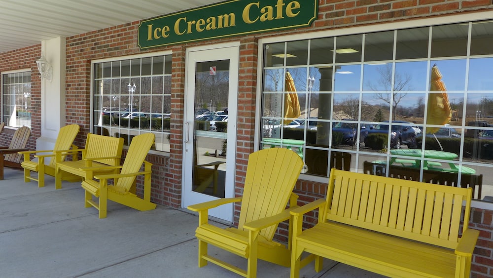 The Inn And Spa At East Wind in Calverton | Best Rates & Deals on Orbitz