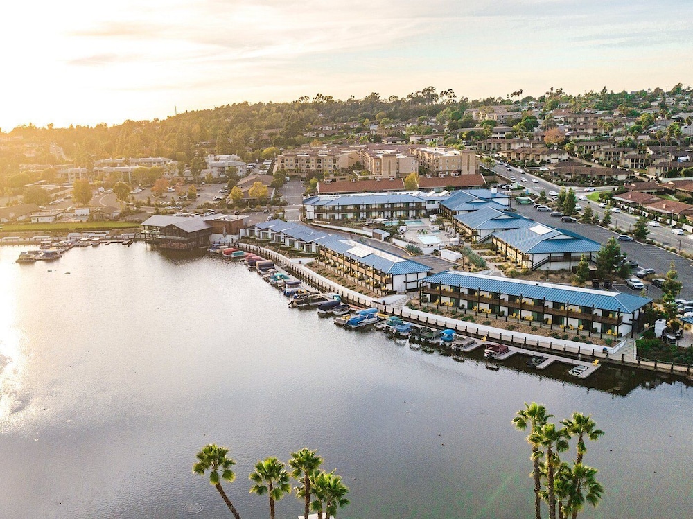 Lakehouse Resort in San Marcos | Best Rates & Deals on Orbitz
