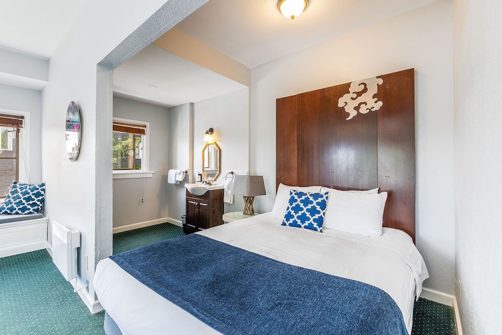 College Inn Hotel in Seattle | Best Rates & Deals on Orbitz