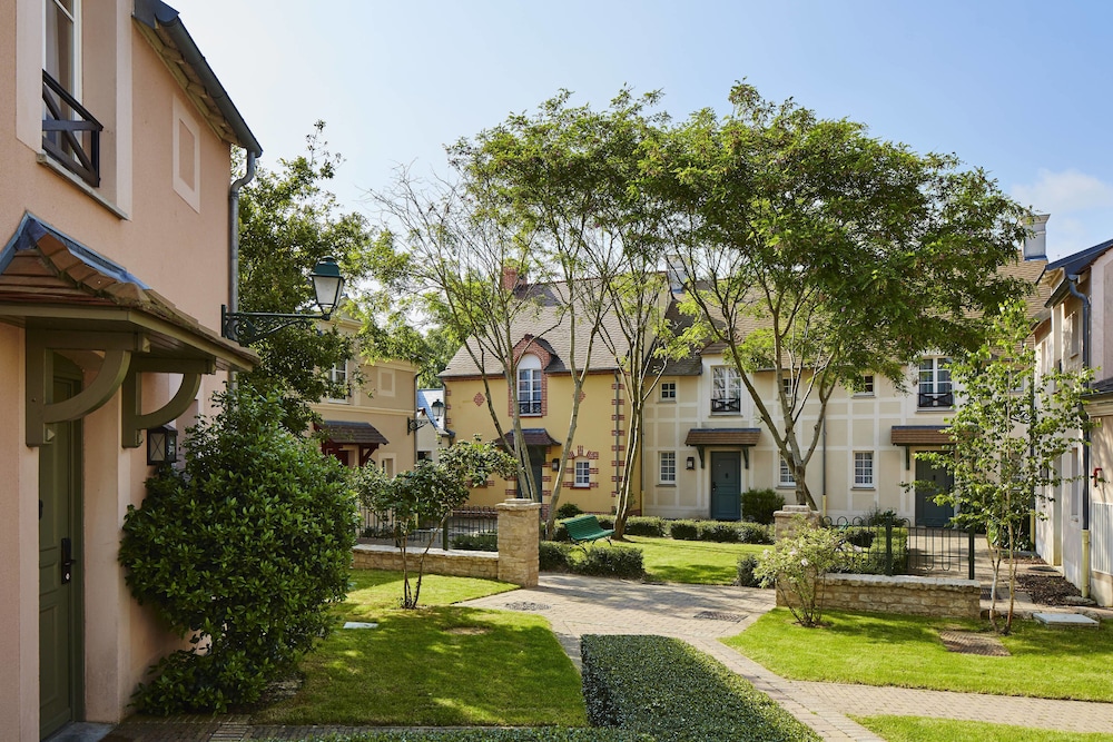 Marriott Village d'Ile-de-France: 2019 Room Prices $199, Deals ...