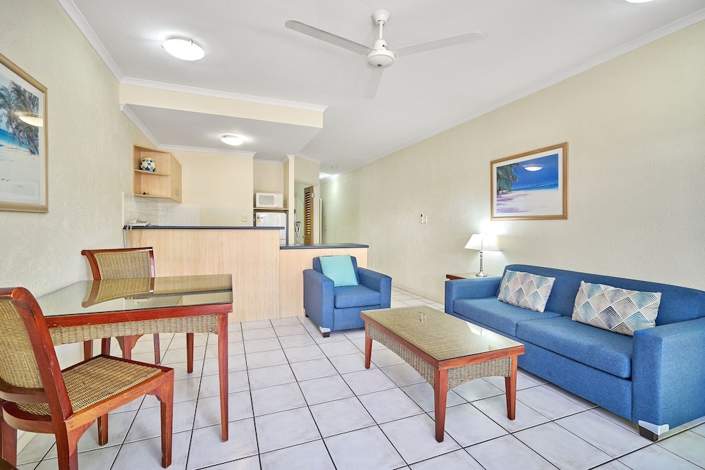 Trinity Beach Club Holiday Apartments: AU$185 Deals & Reviews (Cairns ...
