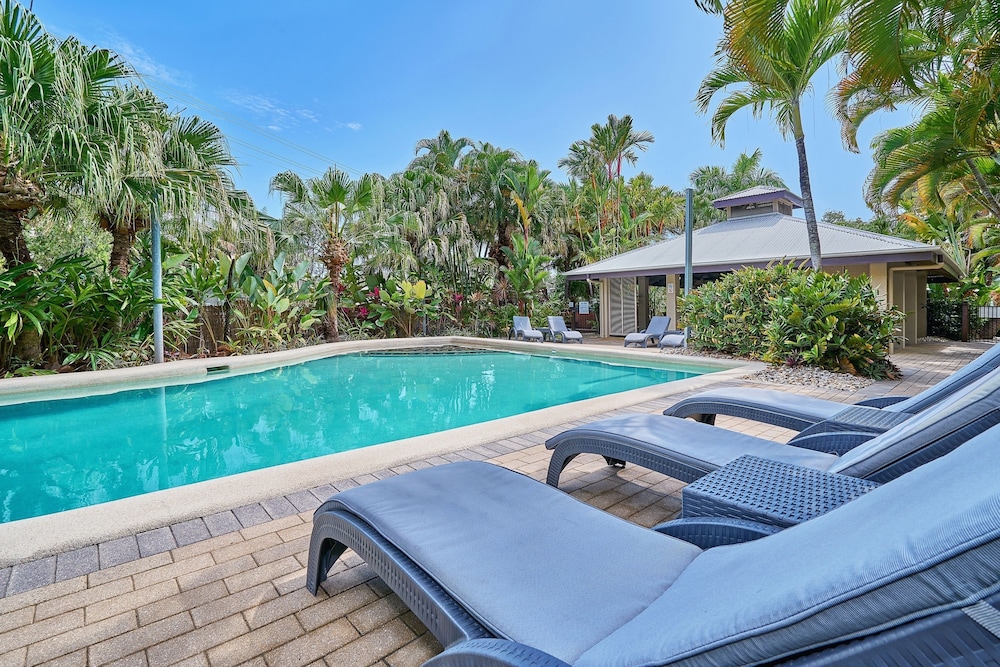 Trinity Beach Club Holiday Apartments: AU$185 Deals & Reviews (Cairns ...