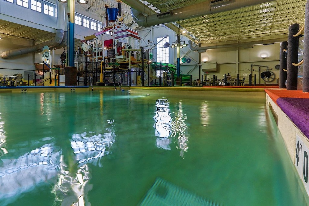 Grand Harbor Resort and Waterpark, Dubuque - Room Prices & Reviews ...