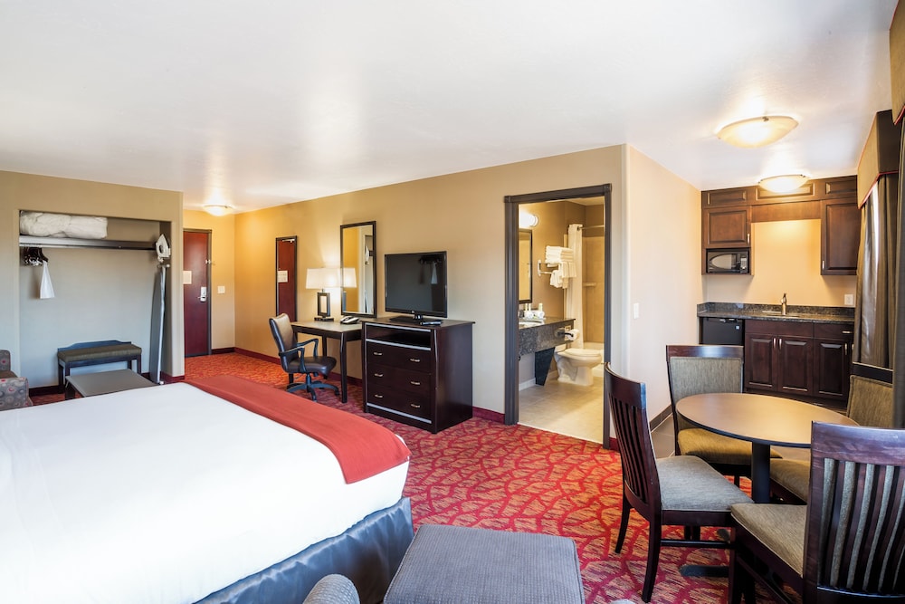 Holiday Inn Express & Suites Moab in Moab | Best Rates & Deals on Orbitz