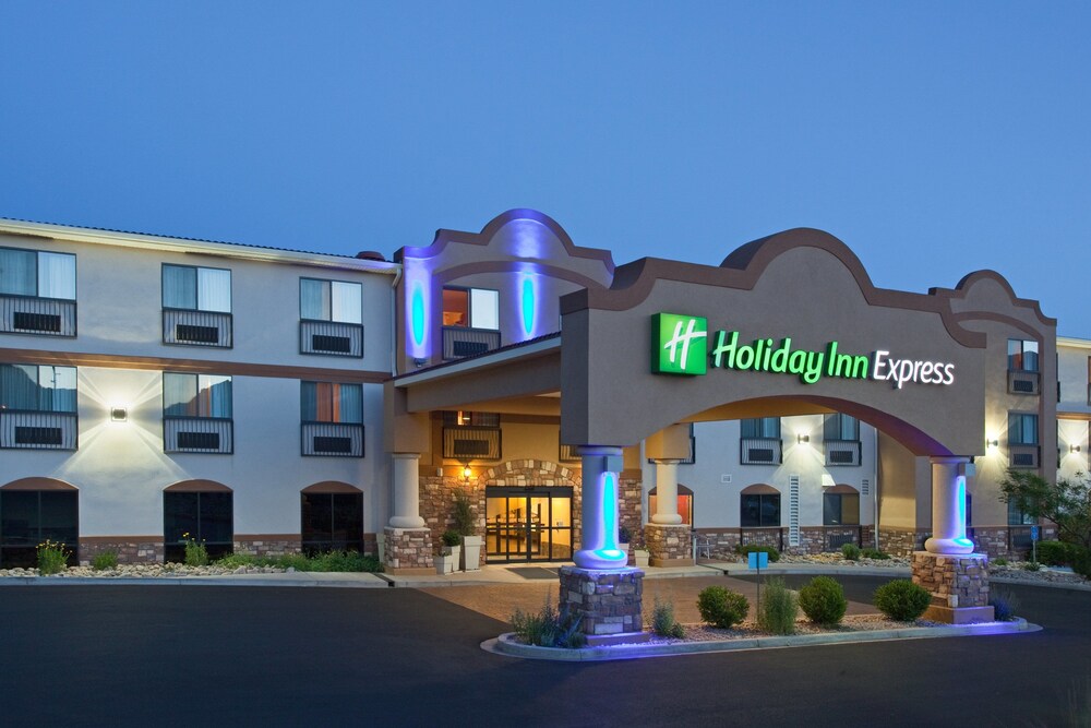 Holiday Inn Express & Suites Moab, an IHG Hotel in Moab | Best Rates ...